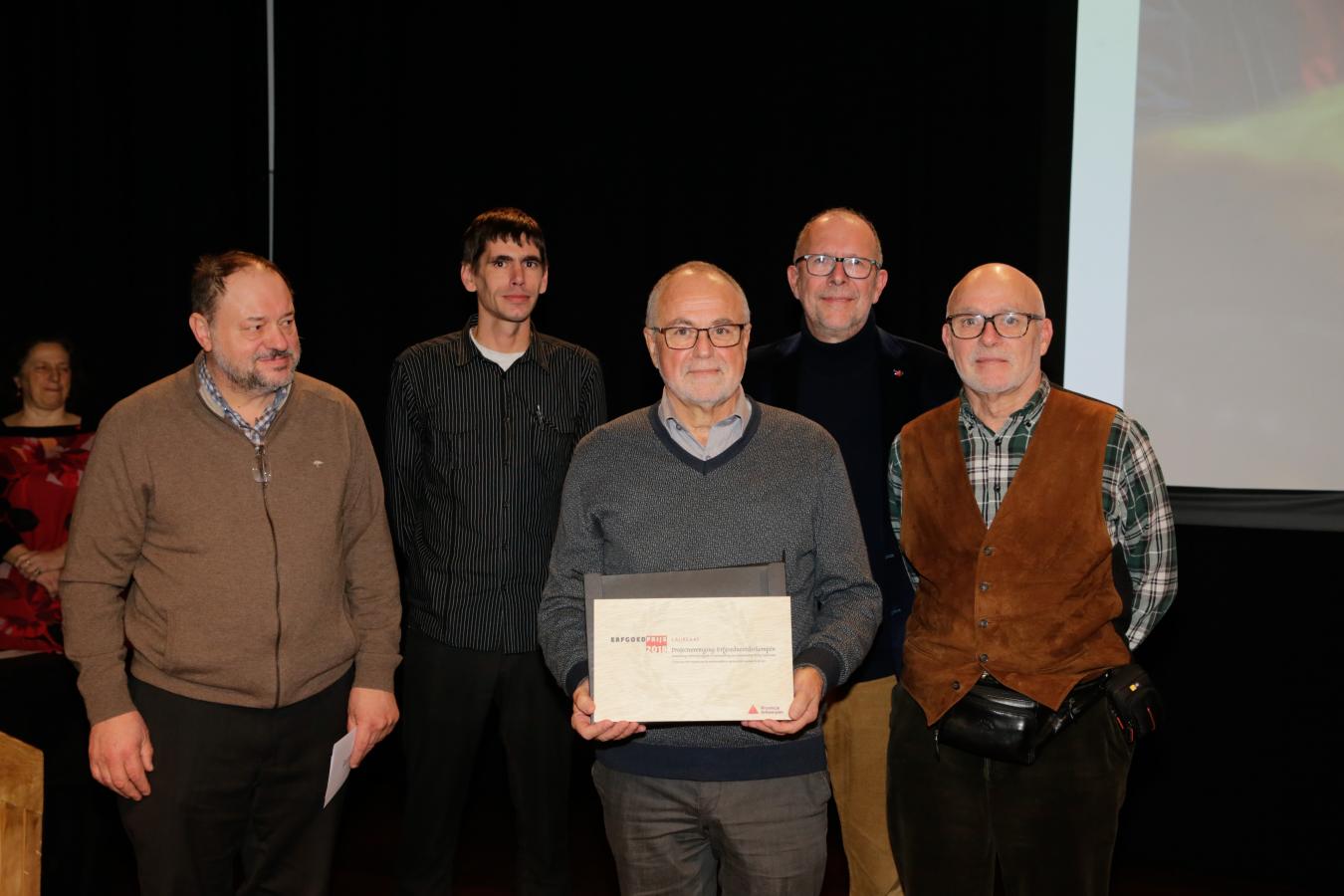 Tentoonstelling 'Alles uit de kast' eervol laureaat bij de provinciale ... Tentoonstelling 'Alles uit de kast' eervol laureaat bij de provinciale ...